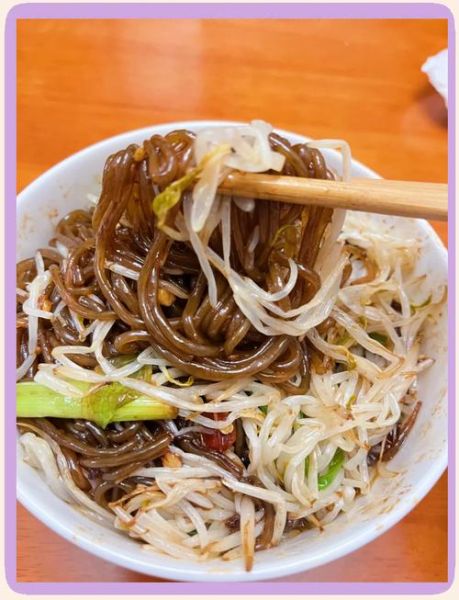 绿豆芽炒粉条怎么炒不粘锅_绿豆芽炒粉条的家常做法-第3张图片-山城妙识