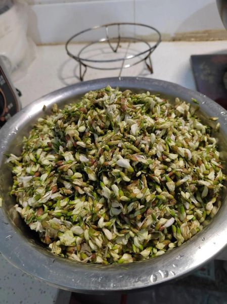 干槐花包子馅要不要炒_槐花包子馅炒不炒-第1张图片-山城妙识