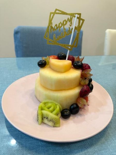 自制水果生日蛋糕怎么做_水果生日蛋糕用什么水果好-第1张图片-山城妙识