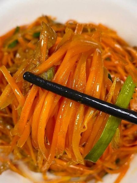 胡萝卜丝炒肉怎么做_胡萝卜丝炒肉先炒肉还是先炒胡萝卜-第2张图片-山城妙识