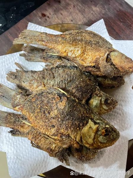 煎鲫鱼不破皮的方法_煎鲫鱼用热油还是冷油-第1张图片-山城妙识