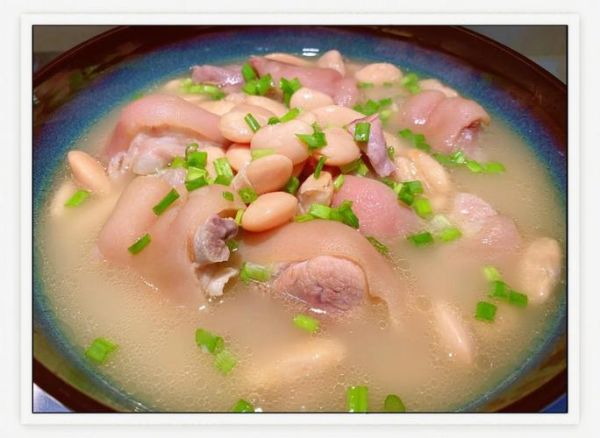 炖猪蹄汤怎么做好吃_猪蹄汤去腥增香的秘诀-第3张图片-山城妙识