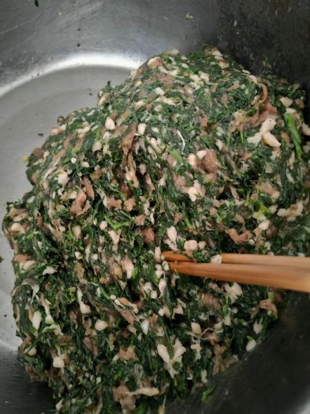 荠荠菜饺子怎么调馅才鲜嫩_荠荠菜饺子焯水还是不焯水-第2张图片-山城妙识 荠荠菜饺子怎么调馅才鲜嫩_荠荠菜饺子焯水还是不焯水-第2张图片-山城妙识
