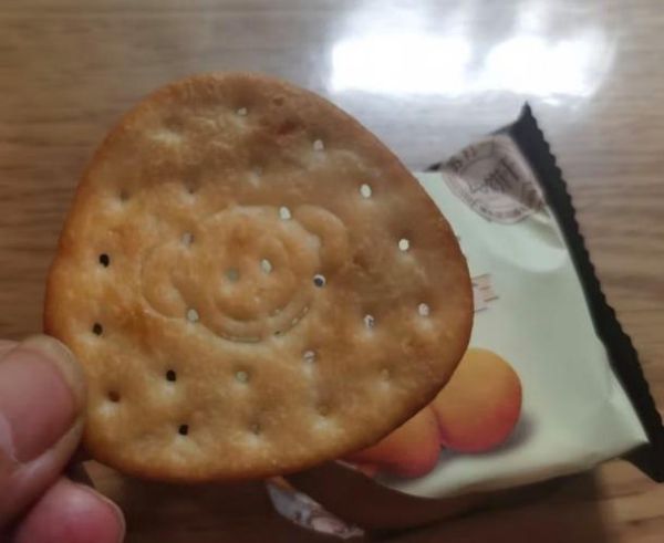 苏打饼干养胃是真的吗_胃酸过多能吃吗-第1张图片-山城妙识