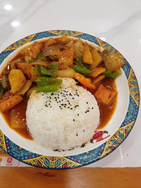 土豆牛肉饭怎么做_家常土豆牛肉饭做法大全-第1张图片-山城妙识