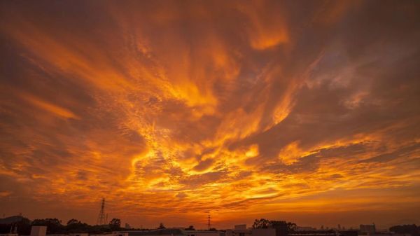 火烧云图片高清_如何拍摄火烧云-第1张图片-山城妙识