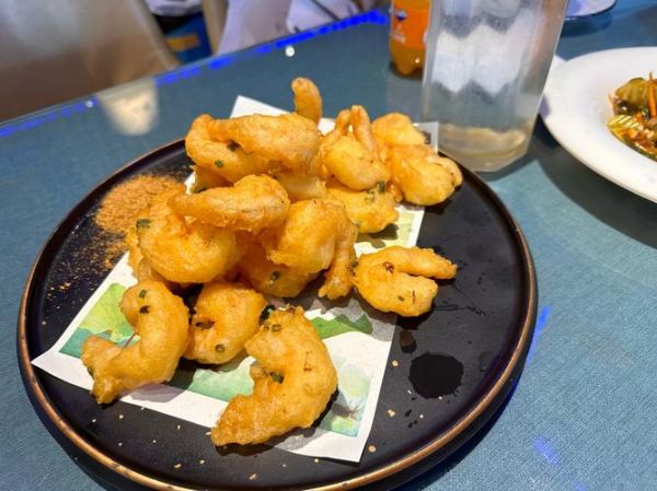 炸虾仁怎么做外酥里嫩_虾球裹粉技巧-第2张图片-山城妙识