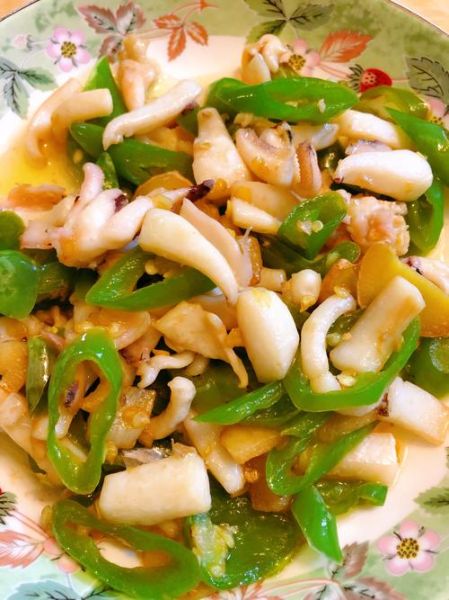 新鲜墨鱼怎么做好吃_墨鱼炒什么最鲜嫩-第1张图片-山城妙识