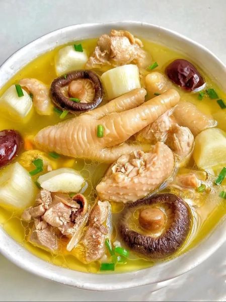 香菇鸡腿汤怎么炖好喝_香菇鸡腿汤做法步骤-第1张图片-山城妙识