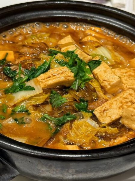 猪肉白菜豆腐炖粉条怎么做_东北家常做法-第1张图片-山城妙识