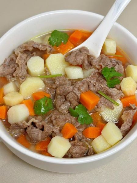 白萝卜炖牛肉怎么做好吃_白萝卜炖牛肉的做法大全-第2张图片-山城妙识