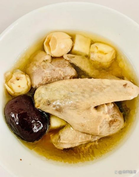 椰子炖鸽子汤的做法_鸽子汤怎么炖不腥-第3张图片-山城妙识