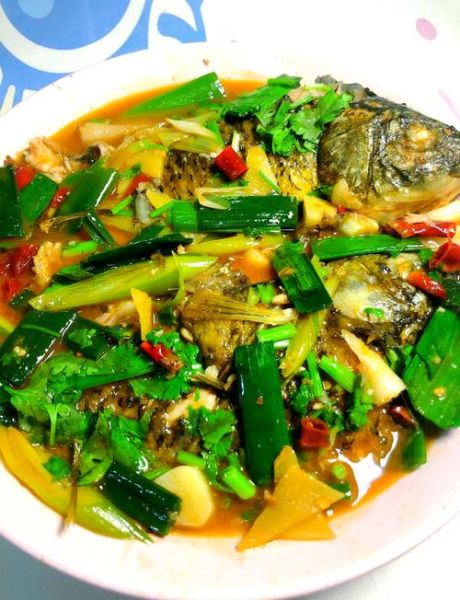 二三两的鲫鱼怎么做好吃_鲫鱼家常做法-第1张图片-山城妙识