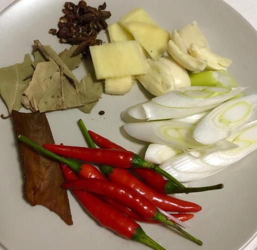 卤鸡爪用什么香料_卤鸡爪香料配方比例-第3张图片-山城妙识