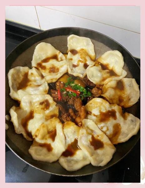 地锅鸡贴饼怎么做_地锅鸡贴饼用什么面粉-第3张图片-山城妙识 地锅鸡贴饼怎么做_地锅鸡贴饼用什么面粉-第3张图片-山城妙识