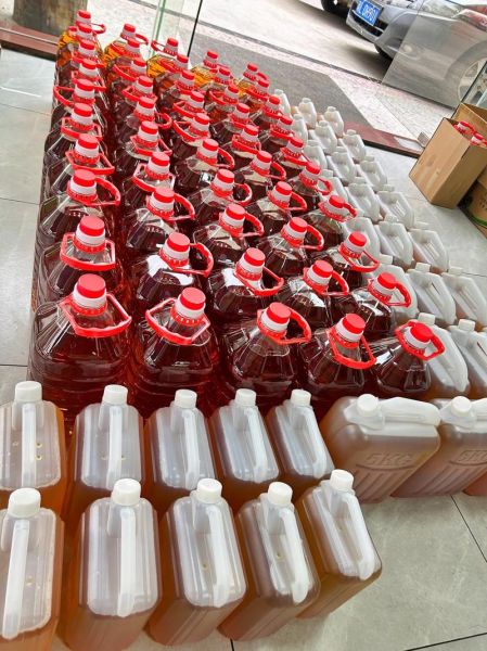 花生油图片大全大图_花生油怎么选-第1张图片-山城妙识