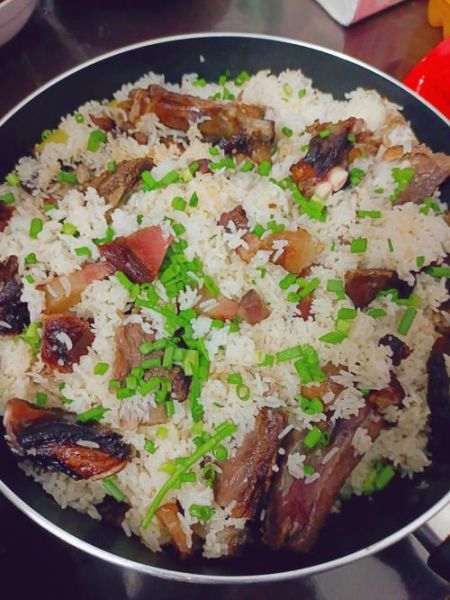 腊肉土豆焖饭怎么做_腊肉土豆焖饭用什么米-第3张图片-山城妙识 腊肉土豆焖饭怎么做_腊肉土豆焖饭用什么米-第3张图片-山城妙识