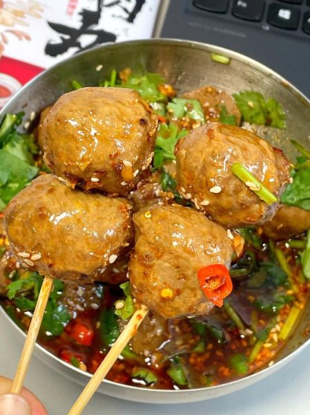 炸牛肉丸子怎样调馅_牛肉丸子馅怎么调才嫩-第1张图片-山城妙识