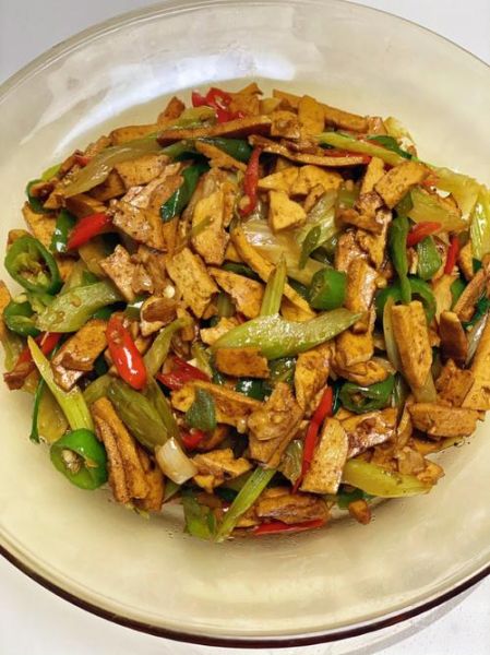 药芹炒香干怎么炒_药芹炒香干的家常做法-第1张图片-山城妙识 药芹炒香干怎么炒_药芹炒香干的家常做法-第1张图片-山城妙识