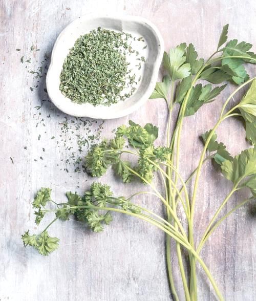 欧芹和罗勒哪个味道好_欧芹和罗勒的区别-第3张图片-山城妙识