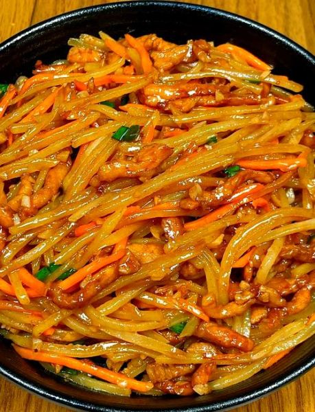 土豆丝炒肉怎么做_土豆丝炒肉先炒哪个-第1张图片-山城妙识 土豆丝炒肉怎么做_土豆丝炒肉先炒哪个-第1张图片-山城妙识