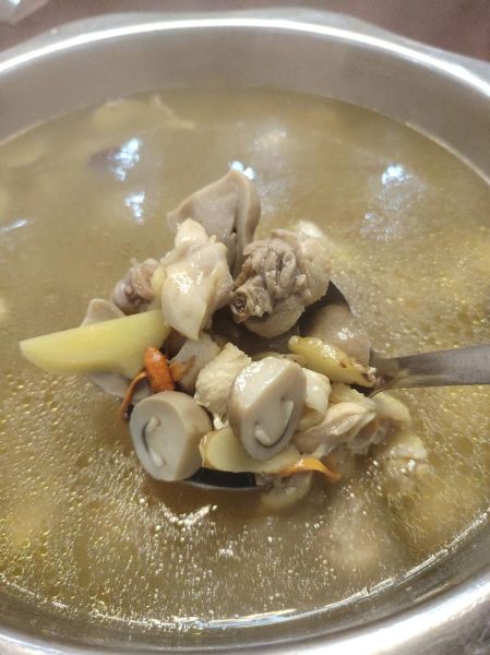 鲜草菇怎么做好吃_鲜草菇的做法大全-第2张图片-山城妙识