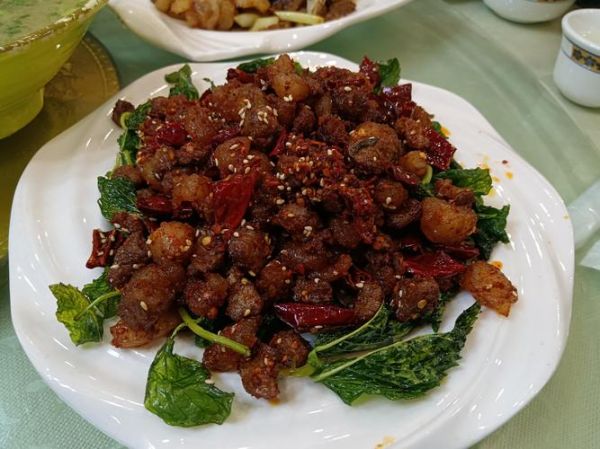 麻辣牛肉丁怎么做_麻辣牛肉丁最正宗的做法-第1张图片-山城妙识