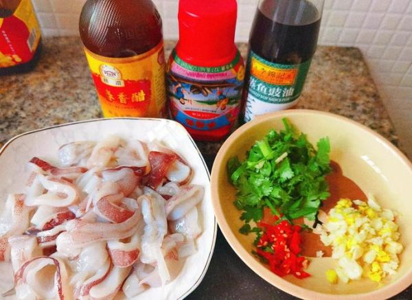 家常鱿鱼圈怎么炒好吃_鱿鱼圈炒多久才嫩-第2张图片-山城妙识