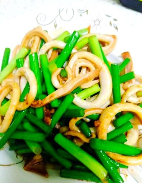 家常鱿鱼圈怎么炒好吃_鱿鱼圈炒多久才嫩-第3张图片-山城妙识