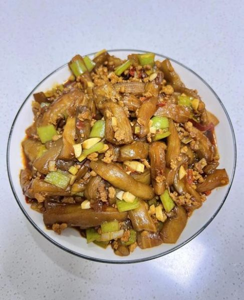 肉末茄子用什么肉_肉末茄子用猪肉还是牛肉-第1张图片-山城妙识