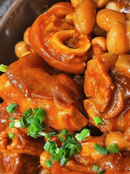 猪蹄炖花生的做法_猪蹄炖花生怎么做好吃-第2张图片-山城妙识