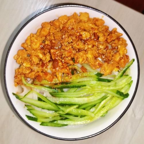 鸡蛋炸酱面黄豆酱怎么做_鸡蛋炸酱面黄豆酱比例是多少-第2张图片-山城妙识