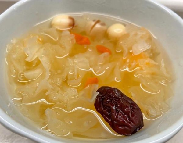 女人一周吃几次银耳汤好_长期喝会不会发胖-第1张图片-山城妙识