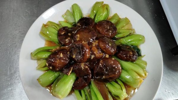 香菇油菜高清图片怎么拍_香菇油菜摆盘技巧-第3张图片-山城妙识 香菇油菜高清图片怎么拍_香菇油菜摆盘技巧-第3张图片-山城妙识