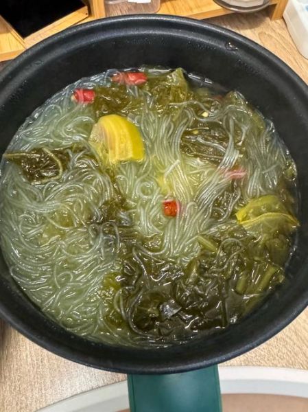 酸辣粉丝汤怎么做_酸辣粉丝汤热量高吗-第1张图片-山城妙识