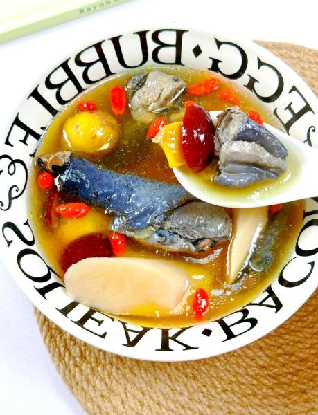 乌鸡淮山汤怎么炖最补_乌鸡淮山汤的做法大全-第1张图片-山城妙识