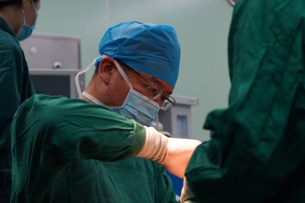 拉皮怎么做出来的_拉皮手术全过程揭秘-第3张图片-山城妙识