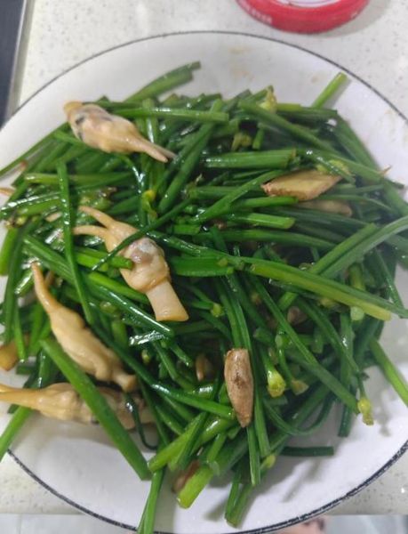 蛏子韭菜炒鸡蛋怎么做_蛏子韭菜炒鸡蛋热量高吗-第2张图片-山城妙识