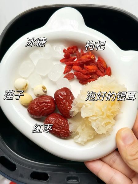 冰糖雪梨用的是什么梨_雪梨品种挑选指南-第2张图片-山城妙识 冰糖雪梨用的是什么梨_雪梨品种挑选指南-第2张图片-山城妙识