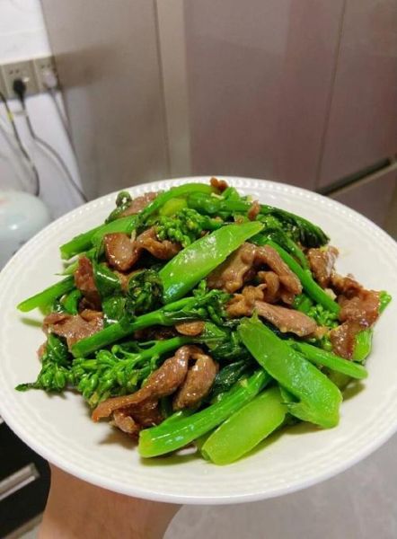 芥兰头炒肉怎么炒好吃_芥兰头炒肉的做法大全-第2张图片-山城妙识