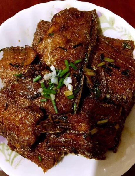 红烧带鱼怎么做不会碎_带鱼煎不破的秘诀-第1张图片-山城妙识