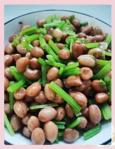 花生米拌芹菜怎么做好吃_花生米拌芹菜要不要焯水-第1张图片-山城妙识