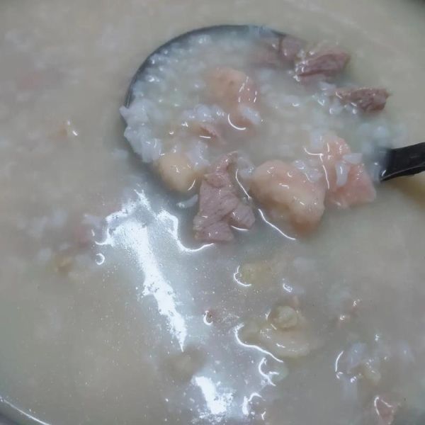 芋头瘦肉粥怎么做_芋头瘦肉粥的做法大全-第1张图片-山城妙识 芋头瘦肉粥怎么做_芋头瘦肉粥的做法大全-第1张图片-山城妙识