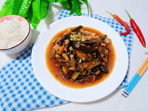 五花肉炒茄子怎么做_茄子吸油少不腻技巧-第2张图片-山城妙识