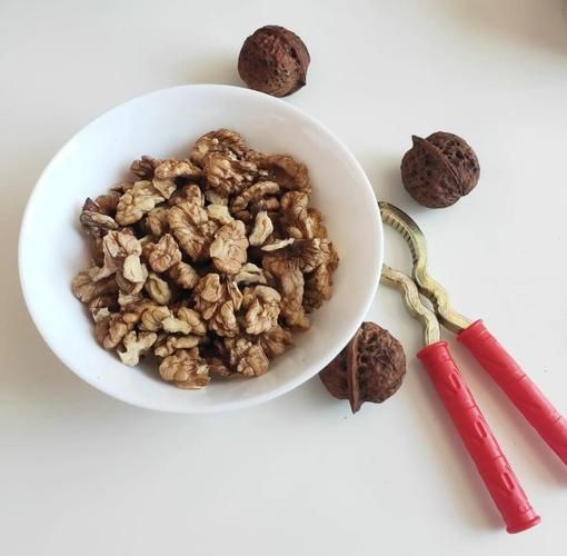 冰糖核桃仁怎么做_家常做法窍门-第3张图片-山城妙识