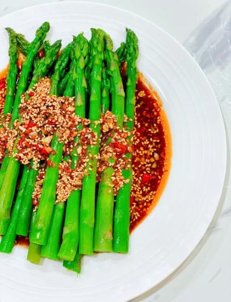 凉拌芦笋怎么做好吃_凉拌芦笋的做法大全家常-第3张图片-山城妙识