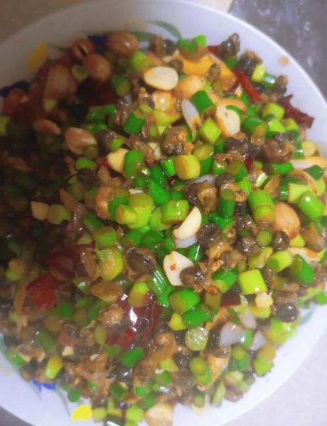 炒螺丝肉怎么炒好吃_螺丝肉去腥方法-第2张图片-山城妙识