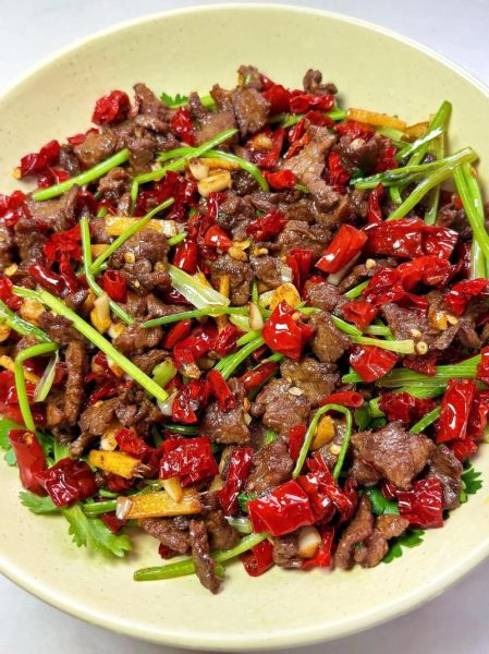 炒牛肉怎么炒才嫩_家常炒牛肉简单做法-第2张图片-山城妙识