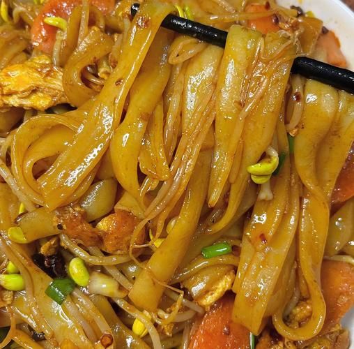 炒河粉怎么做_炒河粉热量高吗-第1张图片-山城妙识
