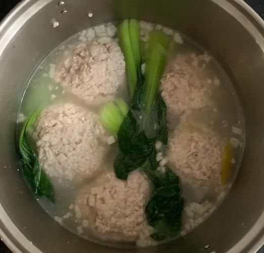 国宴清炖狮子头怎么做_正宗狮子头选材秘诀-第1张图片-山城妙识